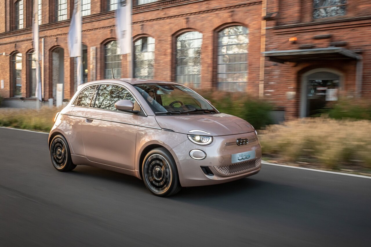 Fiat 500: технические характеристики, поколения, фото | Комплектации и ...