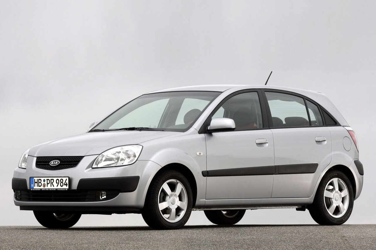 Kia Pride 2005 – 2011, 2 поколение, Хэтчбек 5 дв.: технические характеристики и комплектации