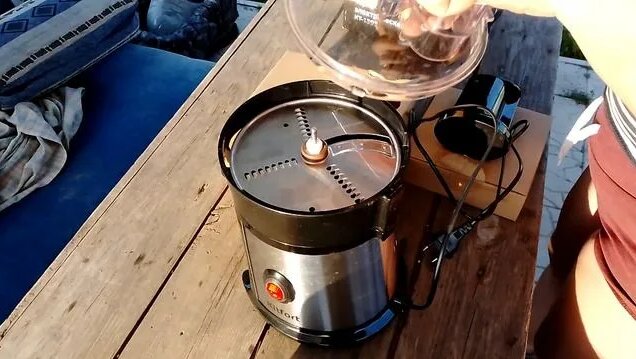 Распаковка — Овощерезка электрическая Kitfort KT-1393 - Смотреть онлайн в поиске Яндекса по Видео