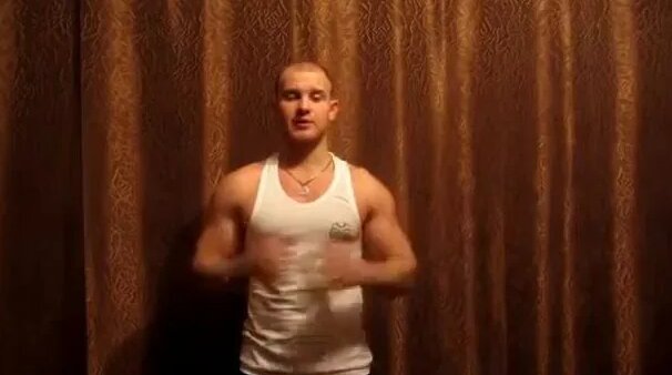 Тренировка с гирями Как накачать плечи Как быстро накачать плечи дома