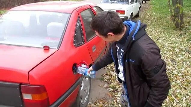 Спирт в бензобак. Как избавится от воды (конденсата) в бензобаке ...