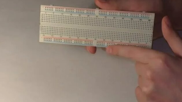 КАК Пользоваться Макетной Платой Breadboard Для Arduino - Смотреть онлайн в поиске Яндекса по Видео