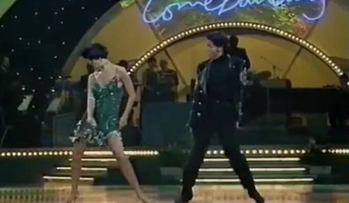 Donnie Burns & Gaynor Fairweather - Cha, Samba, Jive - Смотреть онлайн в поиске Яндекса по Видео