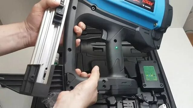 Монтажный пистолет toua Gsn50 - Смотреть онлайн в поиске Яндекса по Видео