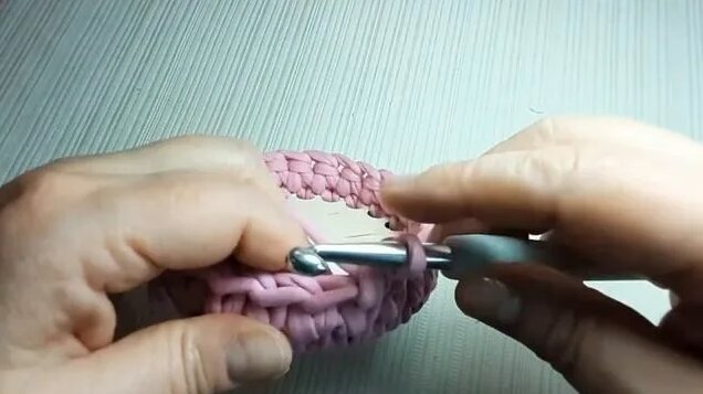 Корзинка из трикотажной пряжи с деревянным донышком # ...