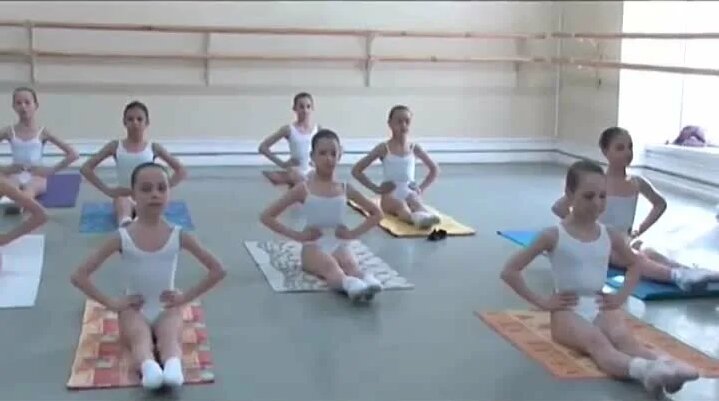 Видео Vaganova Ballet Academy. Classical Dance Exam. Girls 0 class (pre-entry courses) 2011 ...