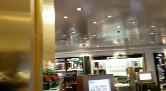 Duty Free Shop JFK International Airport New York - Смотреть онлайн в поиске Яндекса по Видео