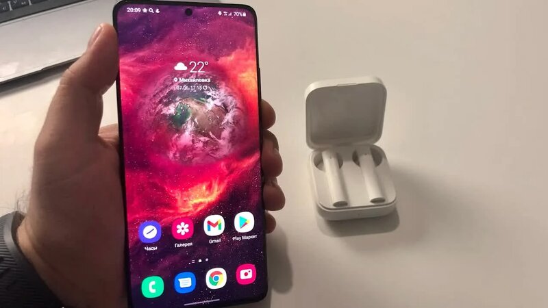 Как Подключить Беспроводные Наушники к Любому телефону Android — Видео от Bloger Man Смотреть