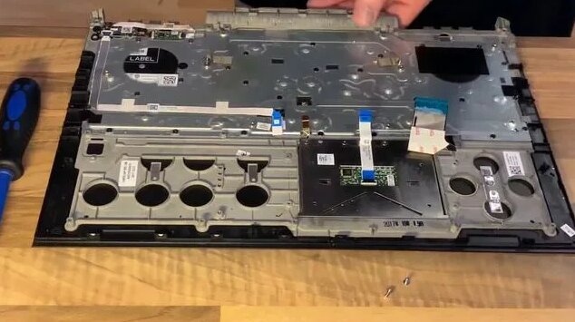 Dell Inspiron 15 7000 (7577) Gaming Laptop disassemble and replace Keyboard Tastatur wechseln ...