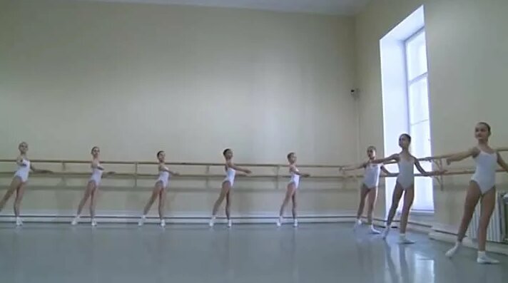Видео Vaganova Ballet Academy. Classical dance. Girls, 1st class. 2012. | OK.RU - Смотреть ...