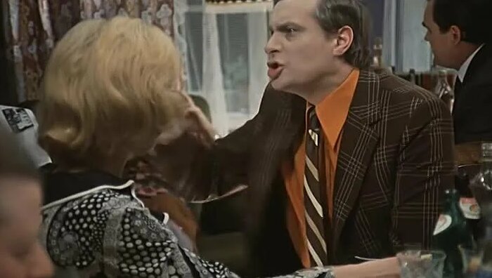 Видео Служебный роман 1-я и 2-я серии. Режиссёр: Эльдар Рязанов (1977) | OK.RU - Смотреть онлайн ...