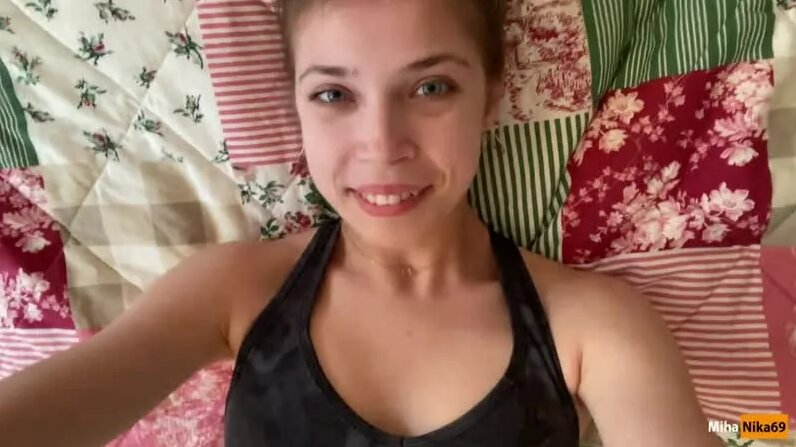 Парень перепутал доставщицу с проституткой и запулил ей спермой mihanika69 [порно, секс, трахает ...