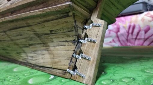 Сборка модели корабля Черная Жемчужина. Установка пера руля. - Смотреть ...