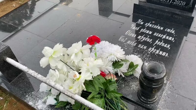 Правильная установка вазы из гранита на кладбище, чтобы не лопнула ...