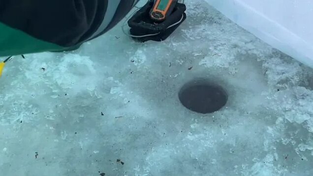Ловля леща зимой на коромысло!!!! - Смотреть онлайн в поиске Яндекса по ...