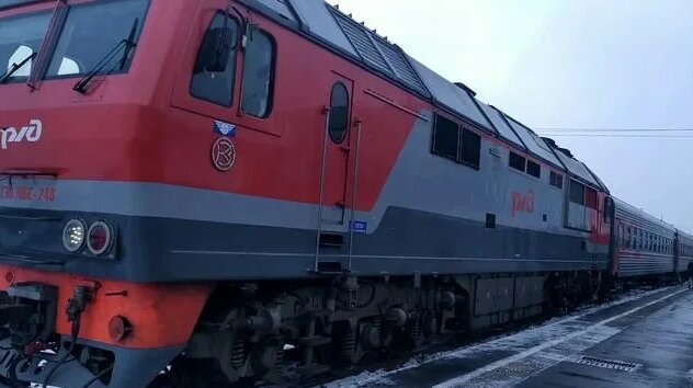 Ульяновск. Поезд №391 Челябинск - Москва, стоянка по станции Ульяновск ...