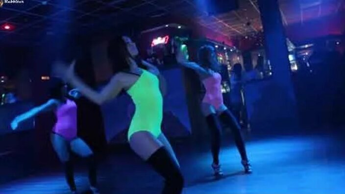 Видео Двигай телом - Berkut feat Anna Sahara ( Dj Driman Dfm Club MIx) full | OK.RU - Смотреть ...