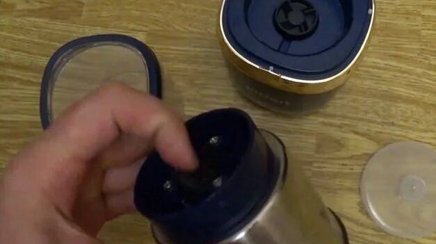 Классная Кофемолка Kitfort KT-769 с большой съемной чашей из нержавейки - Смотреть онлайн в ...