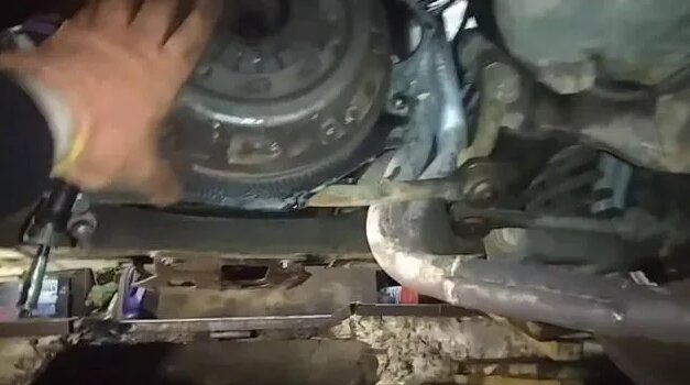 Замена диска сцепления ВАЗ 2101-2107 - Смотреть онлайн в поиске Яндекса по Видео