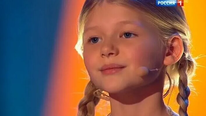 Видео Елизавета Бугулова - "Хорошее отношение к лошадям", В. Маяковский // Синяя птица 2016 | OK ...