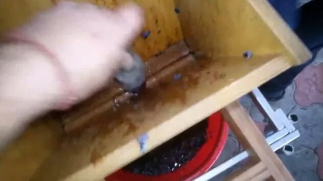 Давилка для винограда-2 - Смотреть онлайн в поиске Яндекса по Видео