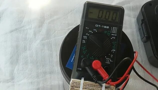 Мультиметр. Тестер DT 182. Работа от кроны. - Смотреть онлайн в поиске Яндекса по Видео