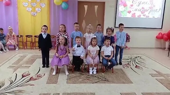 " Кухонный оркестр" старшая группа .Праздник " День матери" - Смотреть ...