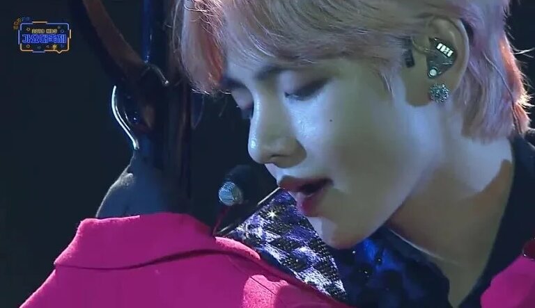 BTS V ( Kim Taehyung) - Singularity [KBS Song Festival 2018.12.28] #Taehyung #V #BTS # ...