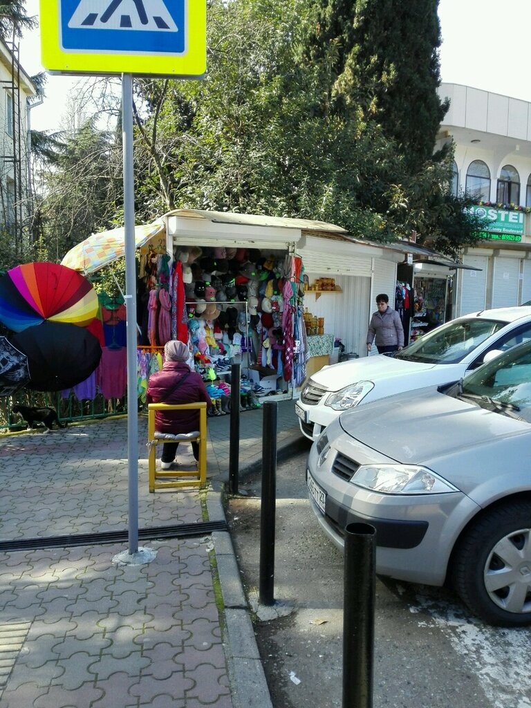 Giyim pazarı Odezhda, Soçi, foto