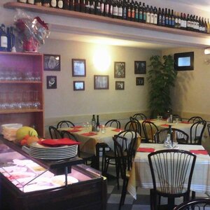 La Lampara Trattoria e Pizzeria Napoletana (Tuscany, Livorno, Via Giosue Carducci, 58), pizzacılar
