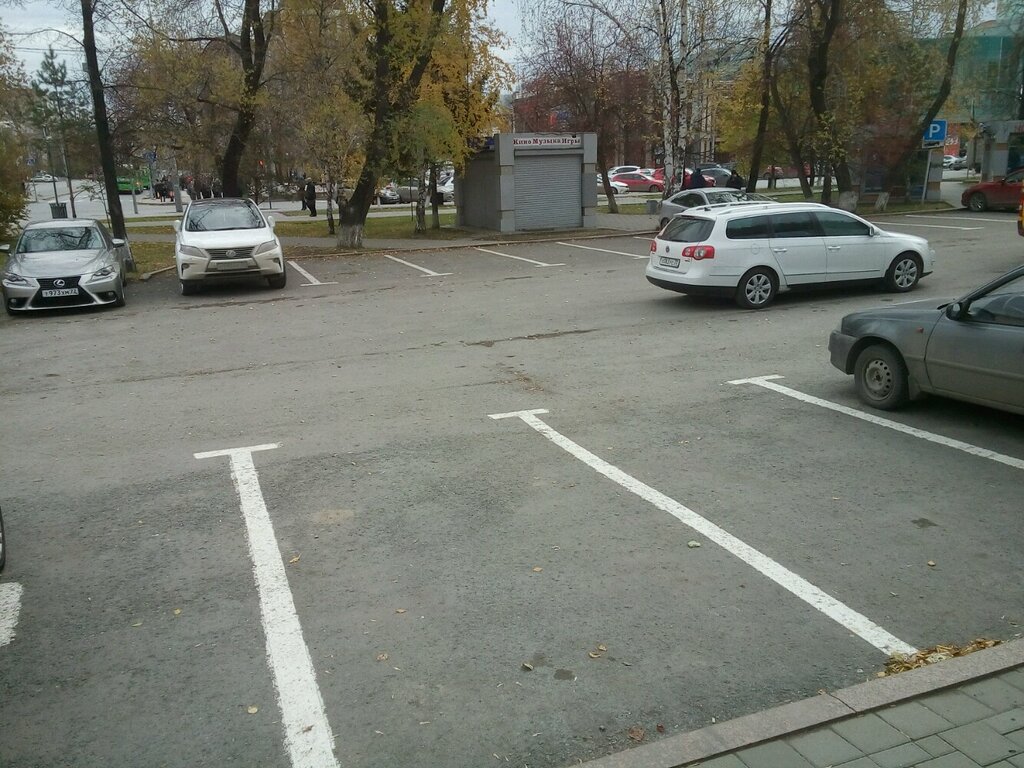 Otoparklar Parking lot, Tiumen, foto