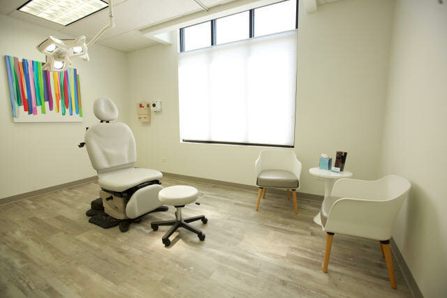 Özel ağız ve diş sağlığı klinikleri ve muayenehaneleri Joliet Dermatology, İllinois, foto