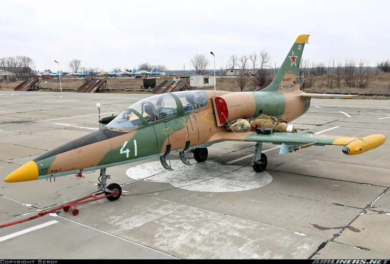 Teknoloji anıtı Самолëт L-39 Альбатрос, Tihoretsk, foto