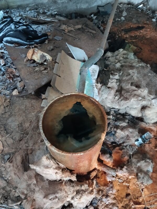 Pınar, çay Spring, stream, Novorgev, foto