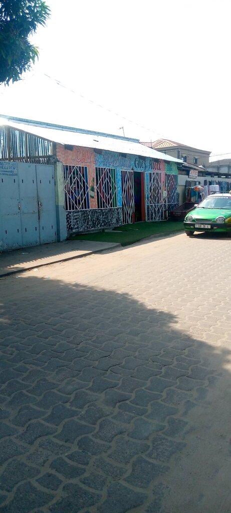 Kafe Cave Humble Chez Ricci, Brazzaville, foto