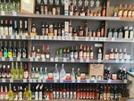 Фирменный магазин (Zavodskaya ulitsa No:58А, agragaradok Narach), alkollü içecekler  Minskaya oblastından