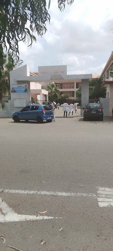 Ortaokul Escola Bloco M, Loanda, foto