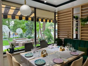 Сказка (ulitsa Gorkogo No:2), restoran  Anapa'dan