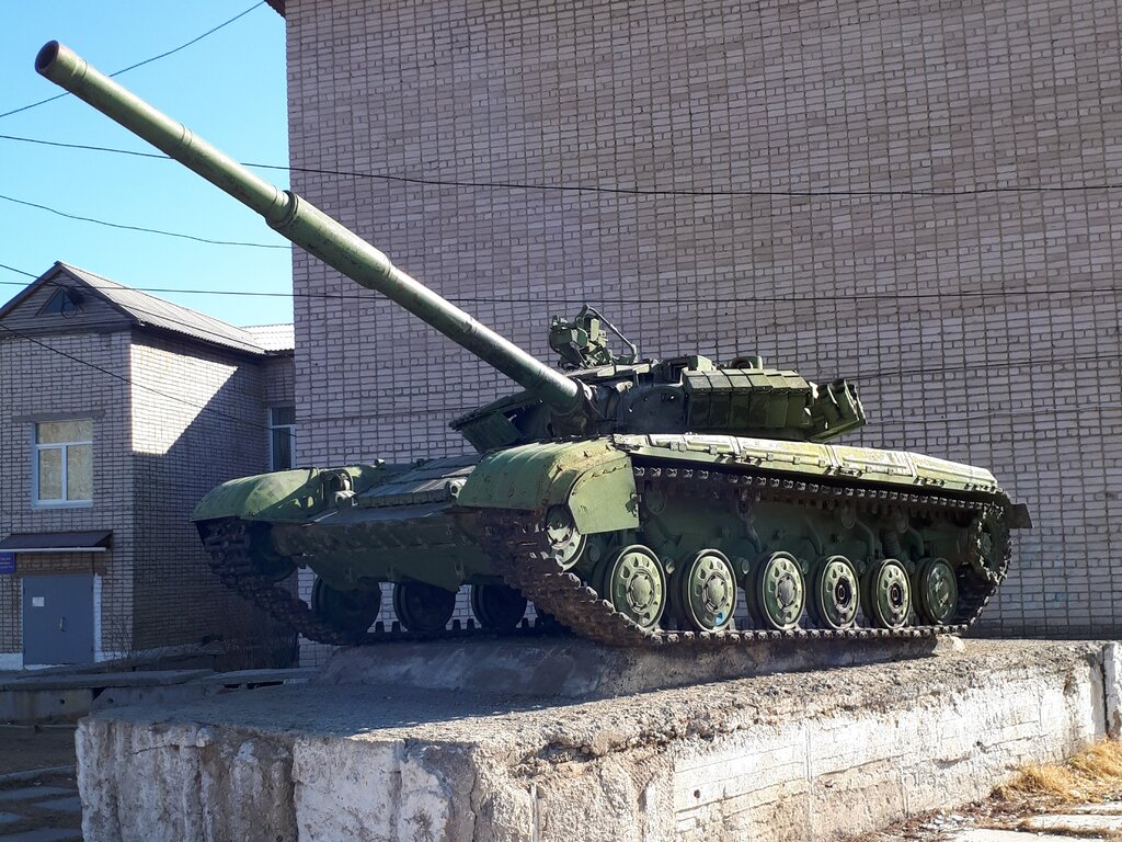 Teknoloji anıtı Танк Т-64БВ, Sverdlovskaya oblastı, foto