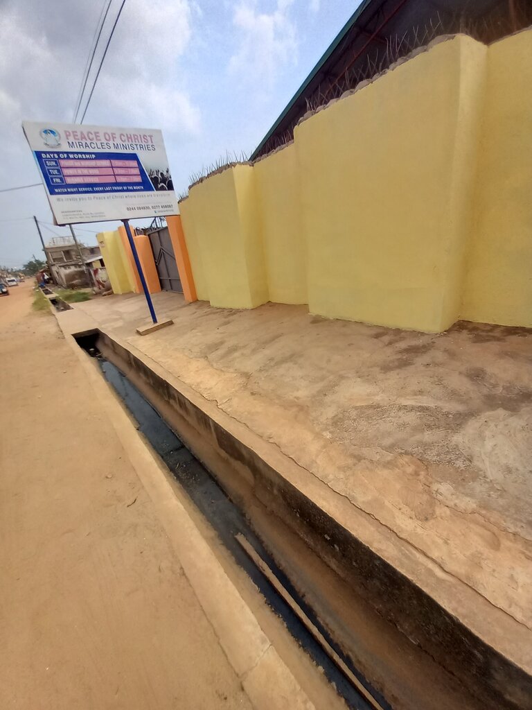 Dini dernekler Peace Of Christ Miracle Ministries, Akra, foto