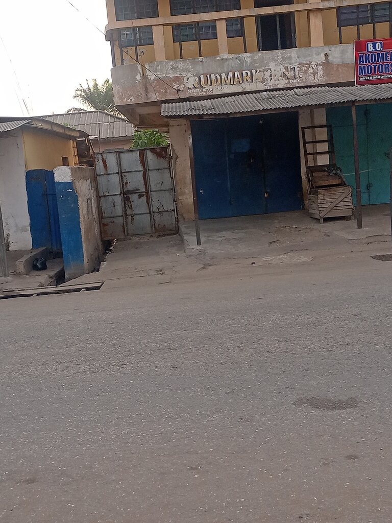 Oto aksesuarları Rudmark Ent, Akra, foto