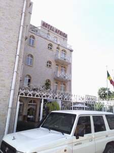 Hôtel Africa (Brazzaville, Commune de Poto-Poto, Rue Kouyou, 41), otel  Brazzaville'den