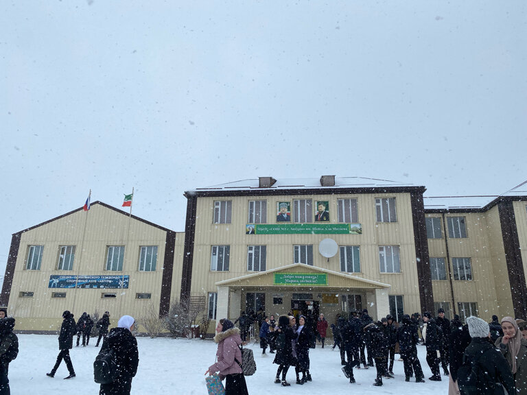 Ortaokul Средняя общеобразовательная школа № 3 села Автуры имени шейха Али Митаева, Çeçen Cumhuriyeti, foto