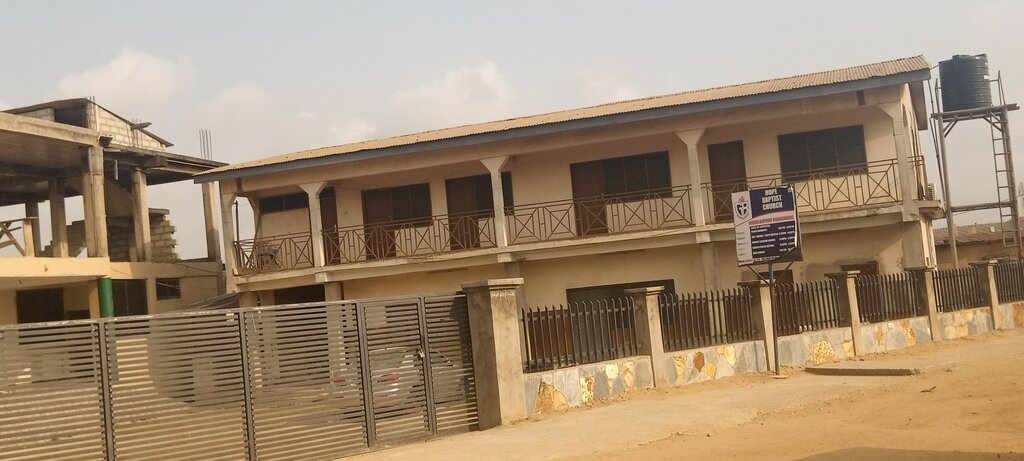 Protestan kilisesi Hope Baptist Church, Akra, foto