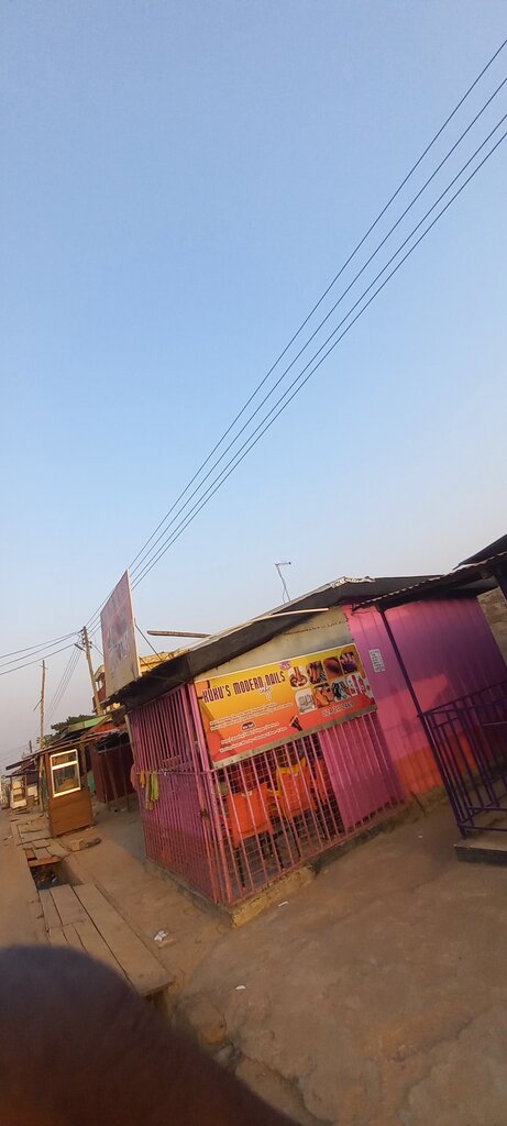 Manikür-pedikür Kuku Modern Nails Cafe, Akra, foto