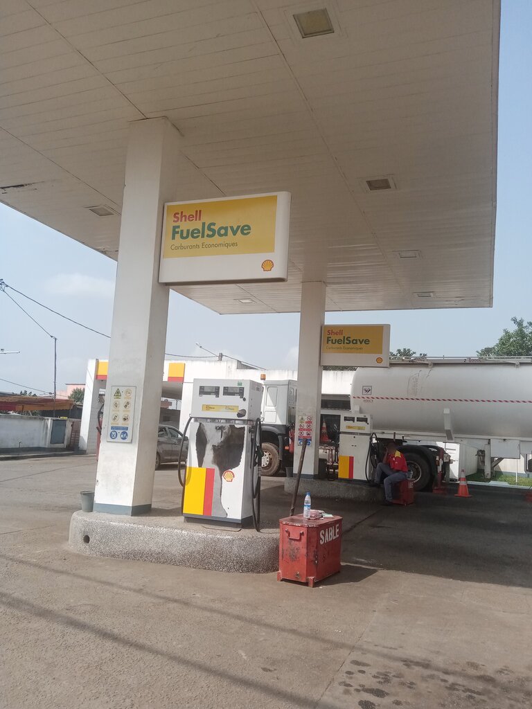 Benzin istasyonu Station Shell, Abican, foto