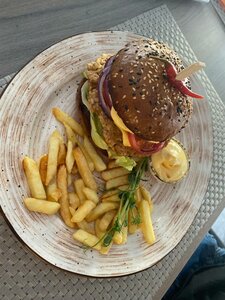 Хинкальная у реки (ulitsa Truda No:10В, mikrorayon KSM), kafe  Soçi'den