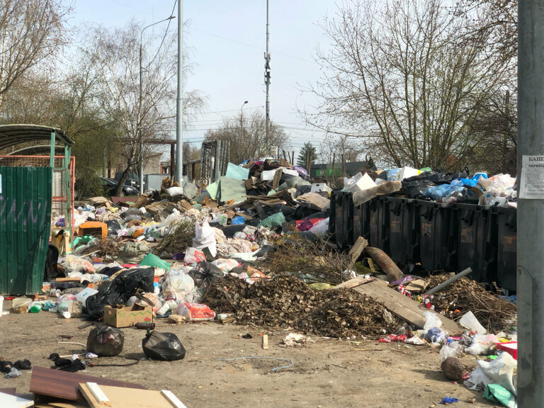 Çöp alanları Trash and garbage disposal area, Moskova, foto