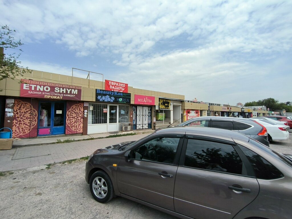 Giyim pazarı Evrazia, Çimkent (Şımkent), foto