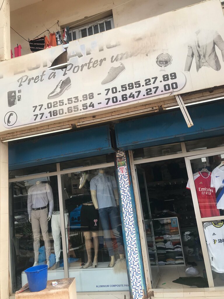 Giyim mağazası Diplomatic Shop, Dakar, foto